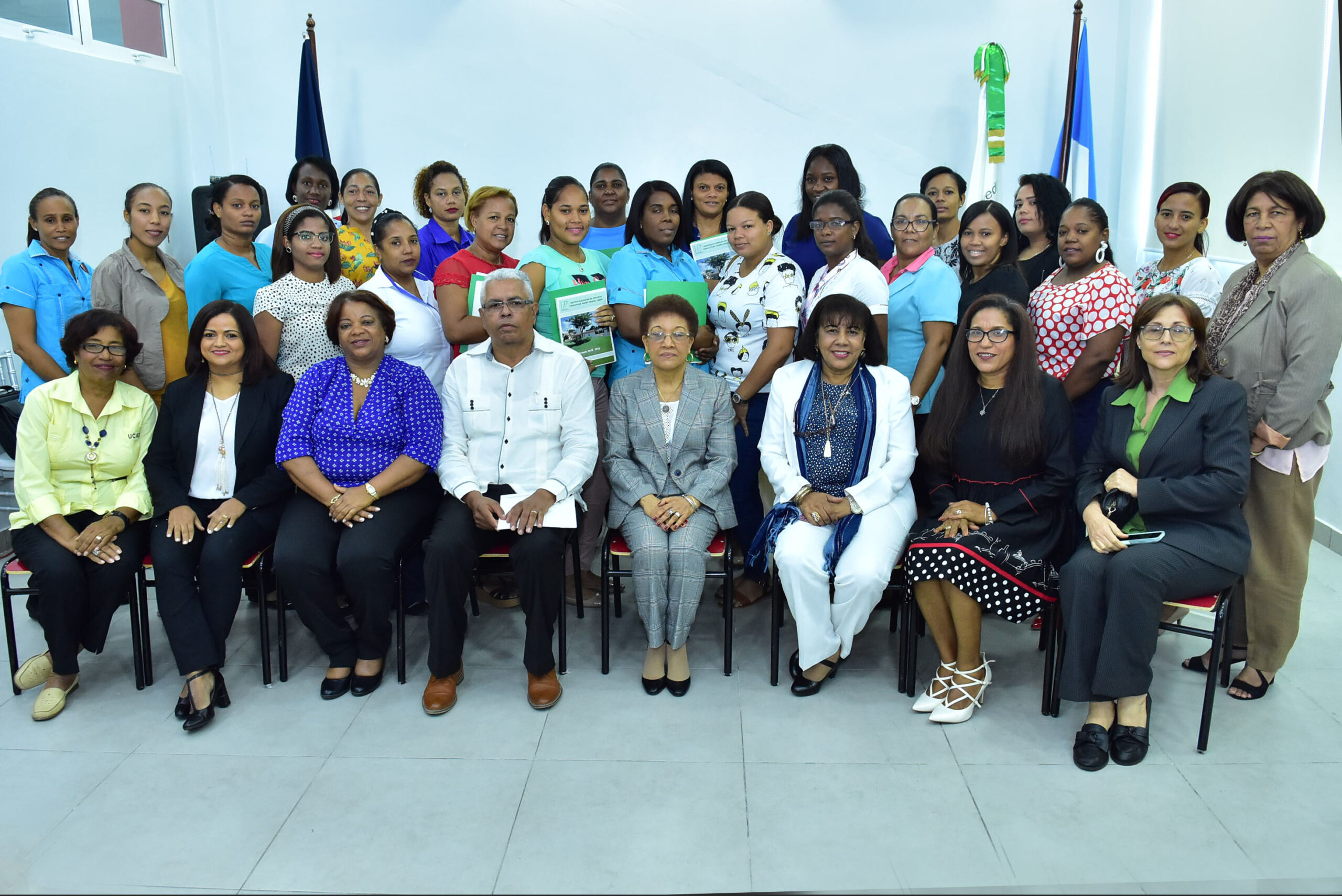 Minerd-Inafocam inicia curso de especialidad en lecto-escritura y ...